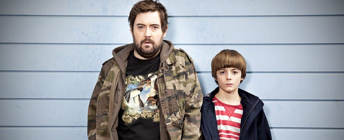 ONE zeigt britische Comedyserie „Uncle“ ab Ende November – fernsehserien.de