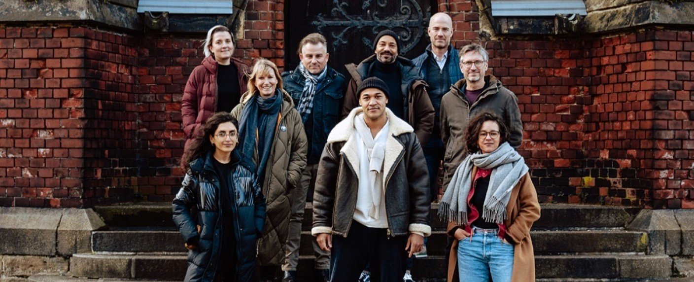 „Sam – Ein Sachse“: Malick Bauer, Svenja Jung und Ivy Quainoo in ...