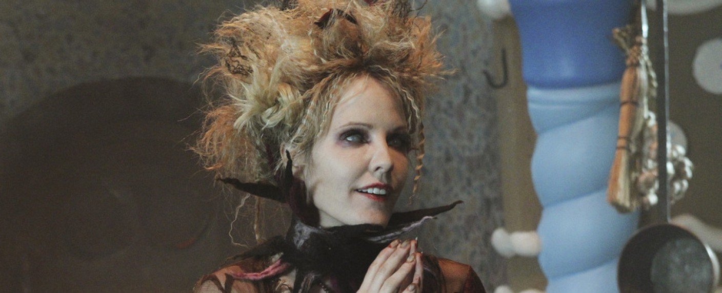 Emma Caulfield beehrt „Supergirl“ und „Once Upon A Time“ – fernsehserien.de