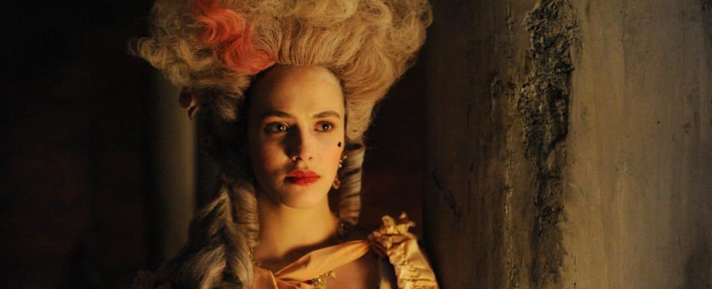 „Harlots“: Historienserie mit Jessica Brown Findlay erhält dritte ...