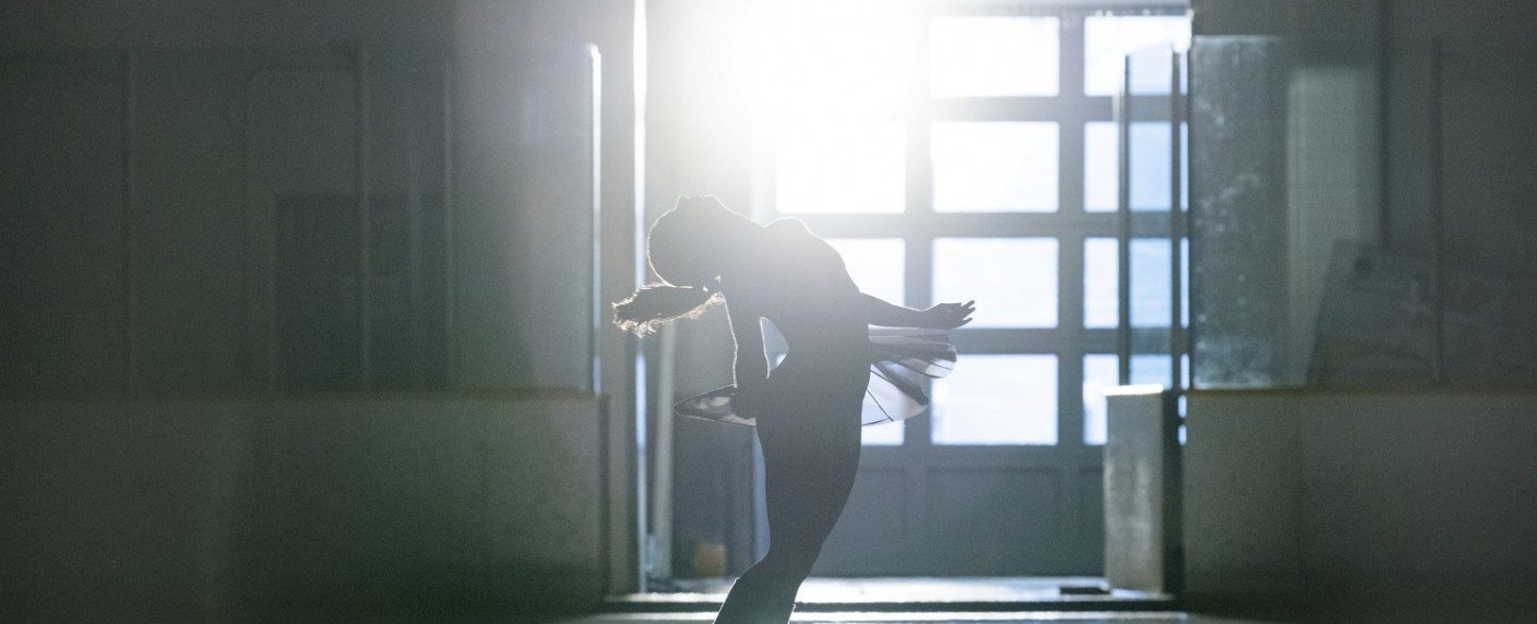 „Spinning Out“: Netflix’ Eiskunstlauf-Drama kommt im Januar ...