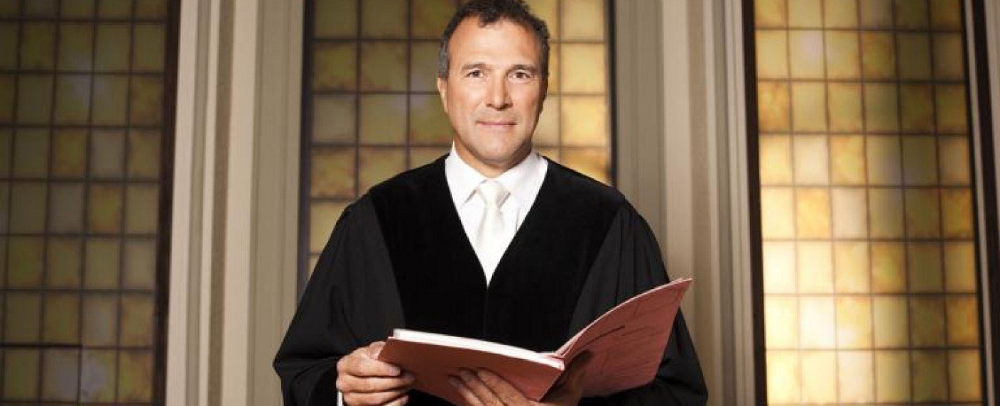 Richter Alexander Hold entert die Sat.1 Gold-Primetime – fernsehserien.de